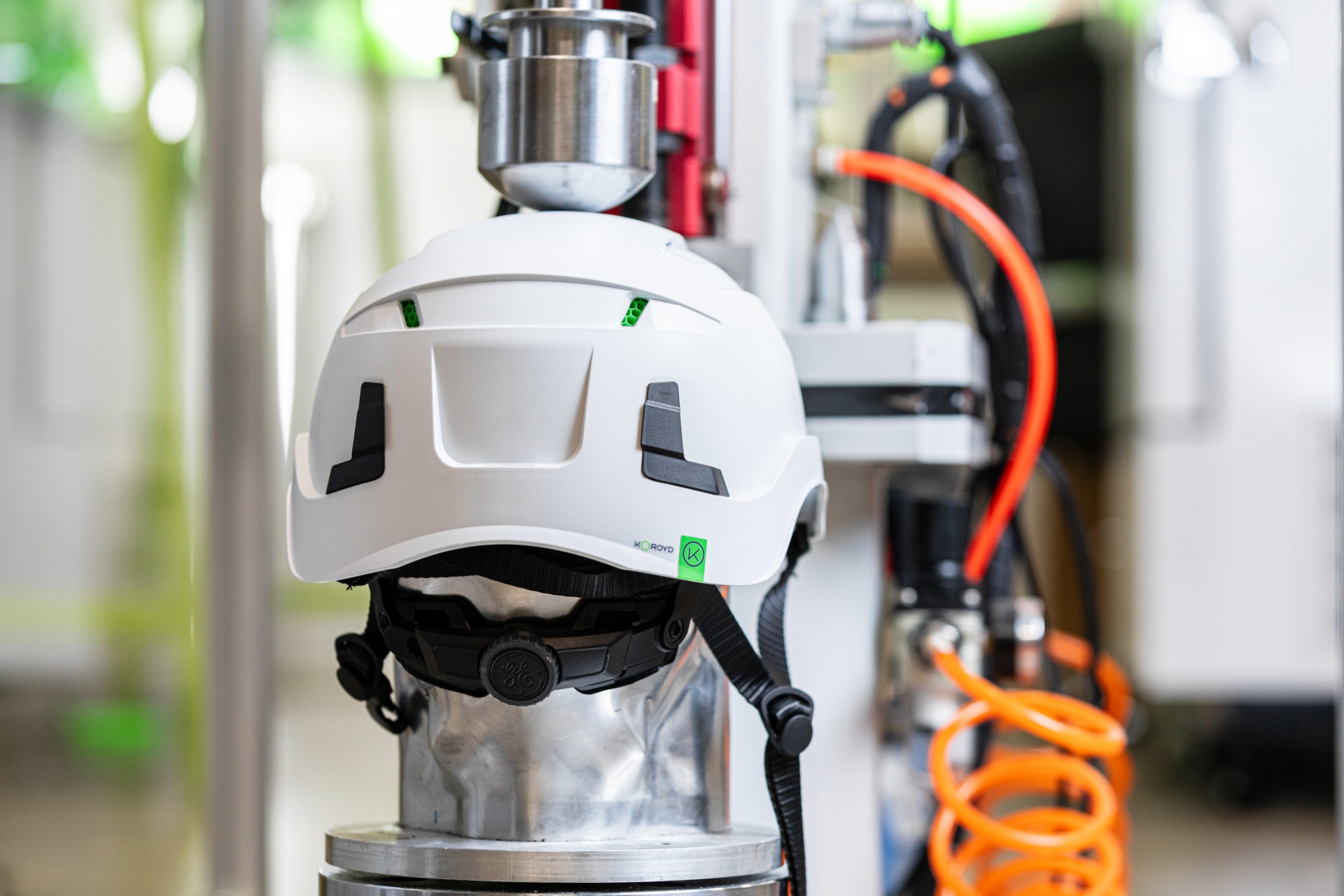 EU vs ANSI Industrial Safety Helmet Standards | KOROYD